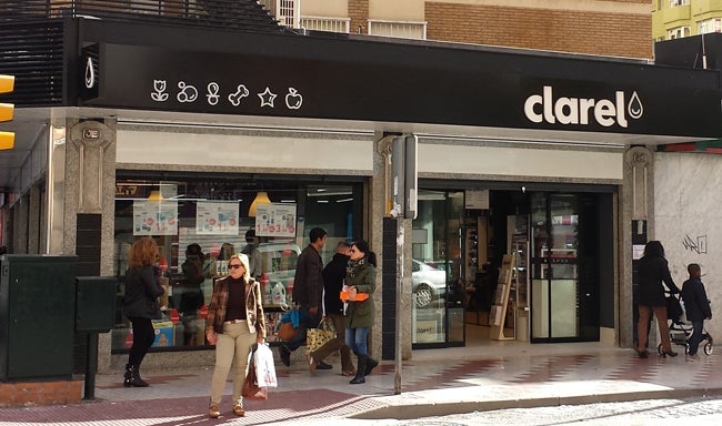 Dia lanza Clarel, con cosmética, limpieza y accesorios para mascotas ...